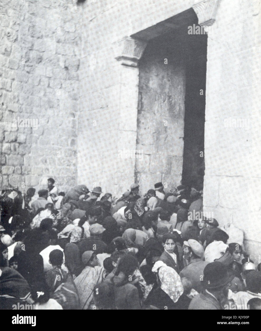 Jewish refugees wwii hi-res stock photography and images - Alamy