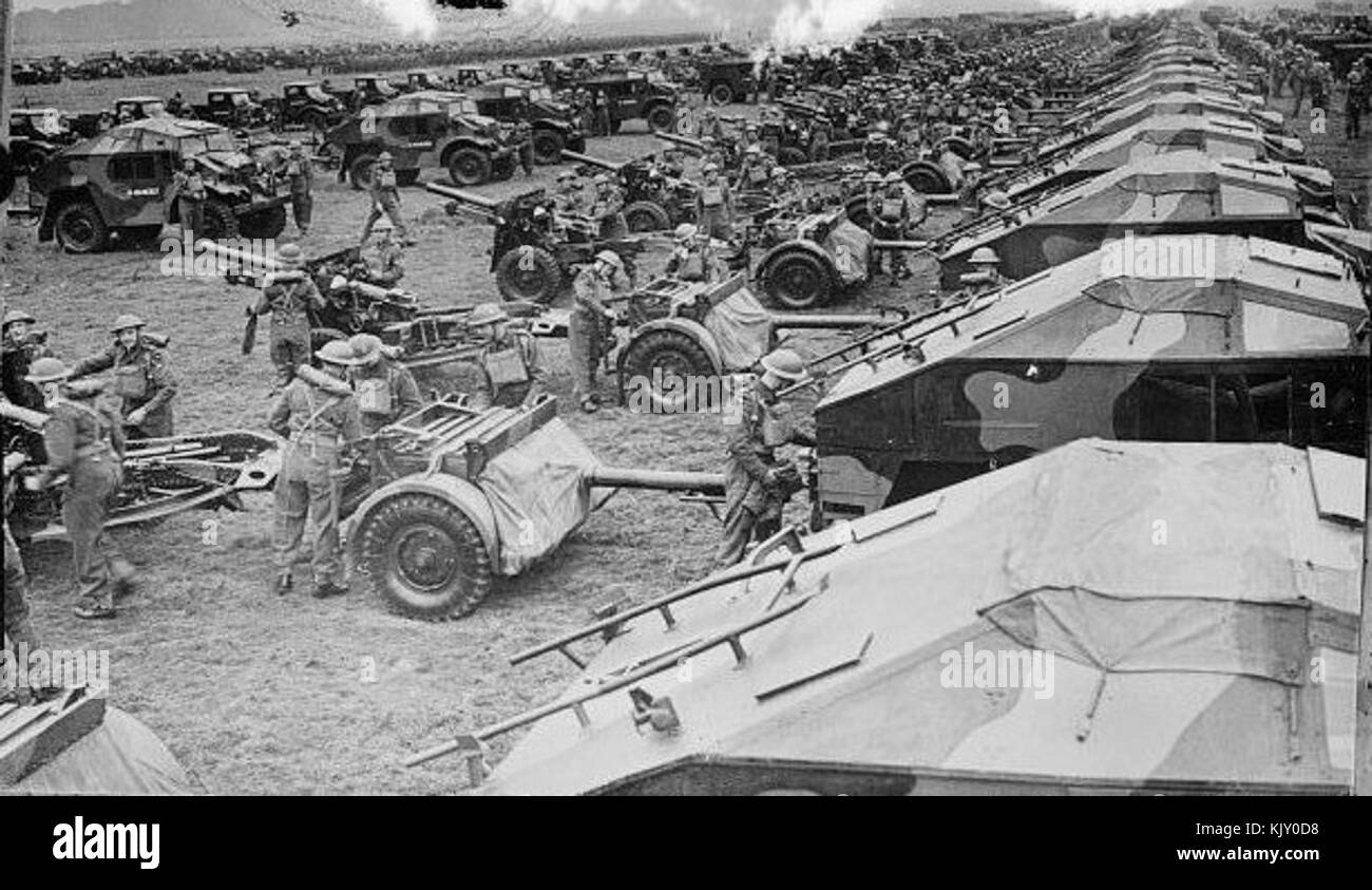 Morris C8s w 25pdr guns Stock Photo - Alamy