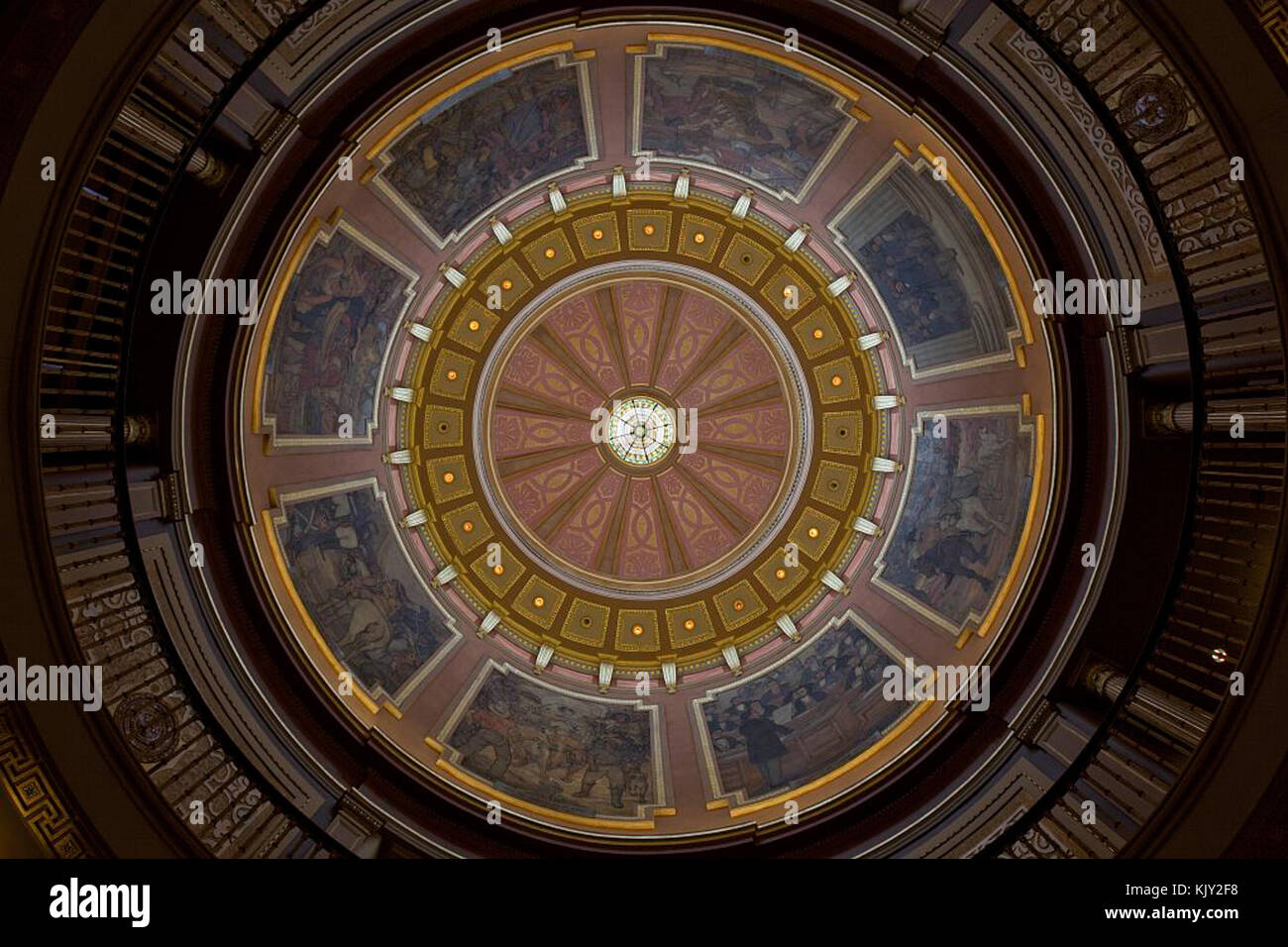 Alabama Capitol Building rotunda looking straight up Stock Photo - Alamy