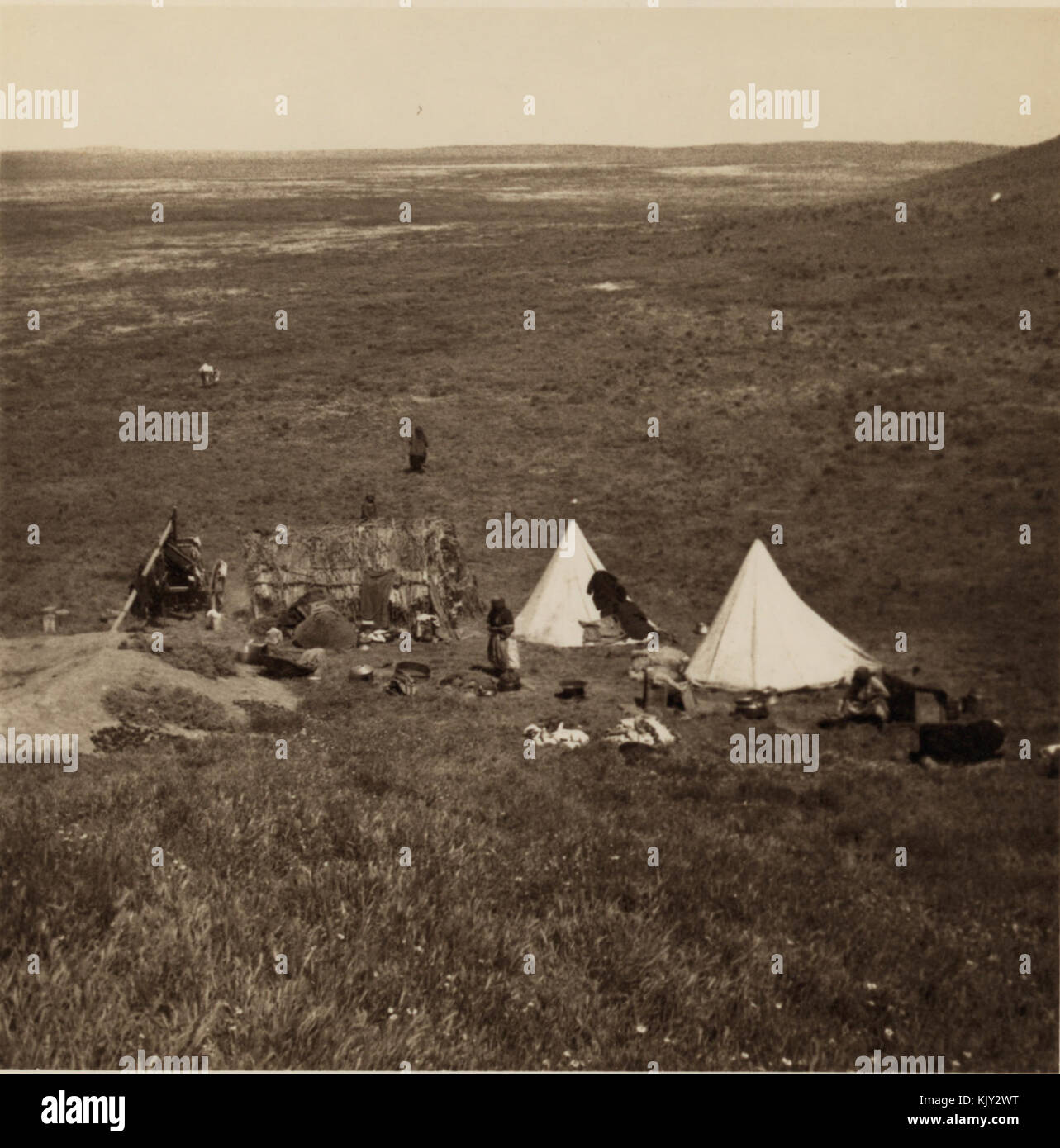 Assyrian shepherds camp Stock Photo - Alamy