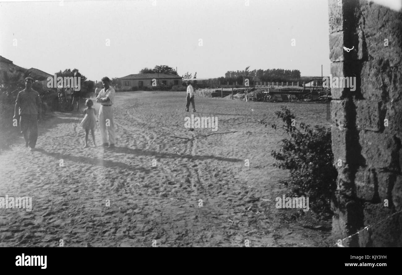 Israel 7884 Gan Samuel a large yard in 1927 Stock Photo - Alamy