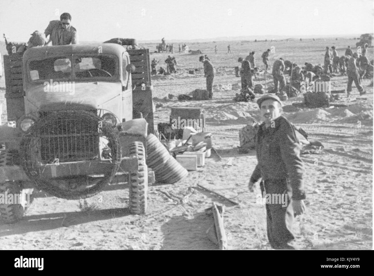 Israel 19116 Getting ready for a battle Stock Photo - Alamy