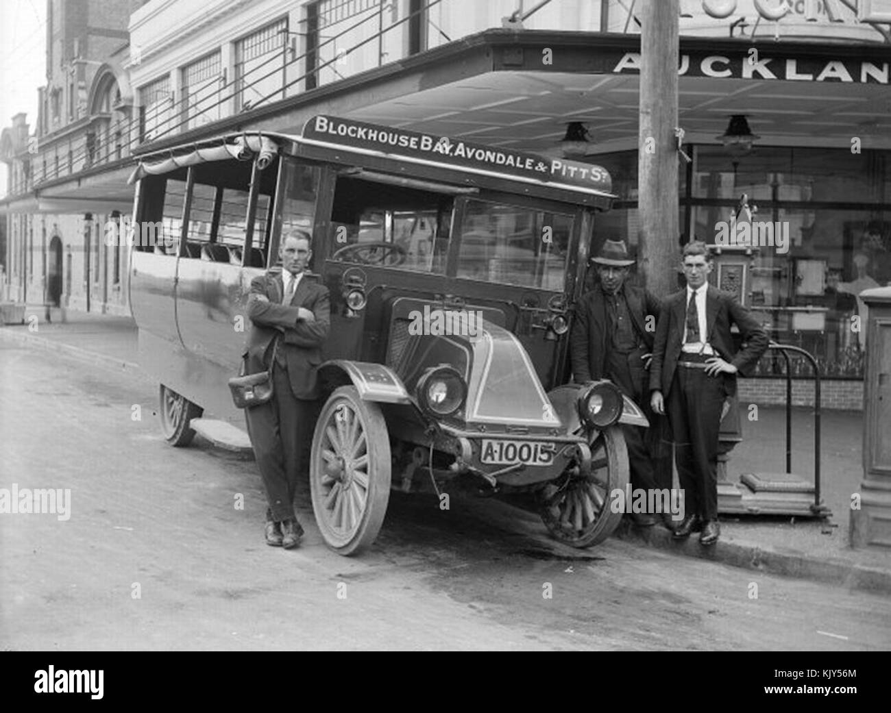 Early Public Transport Bus Auckland Stock Photo - Alamy