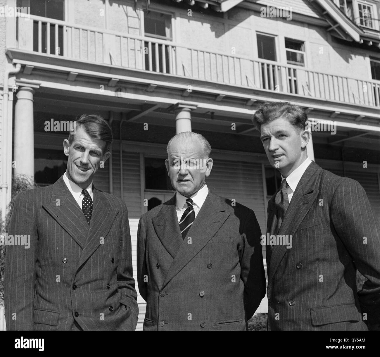 Edmund hillary and george lowe hi-res stock photography and images - Alamy