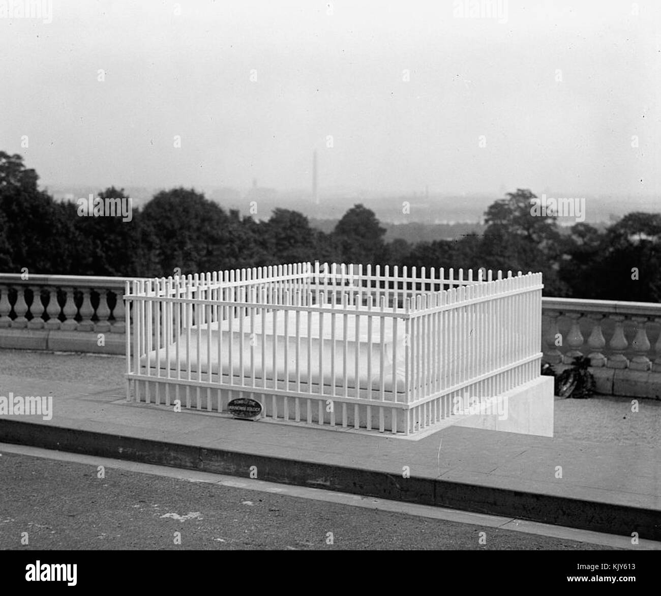 The unknown soldiers Black and White Stock Photos & Images - Alamy