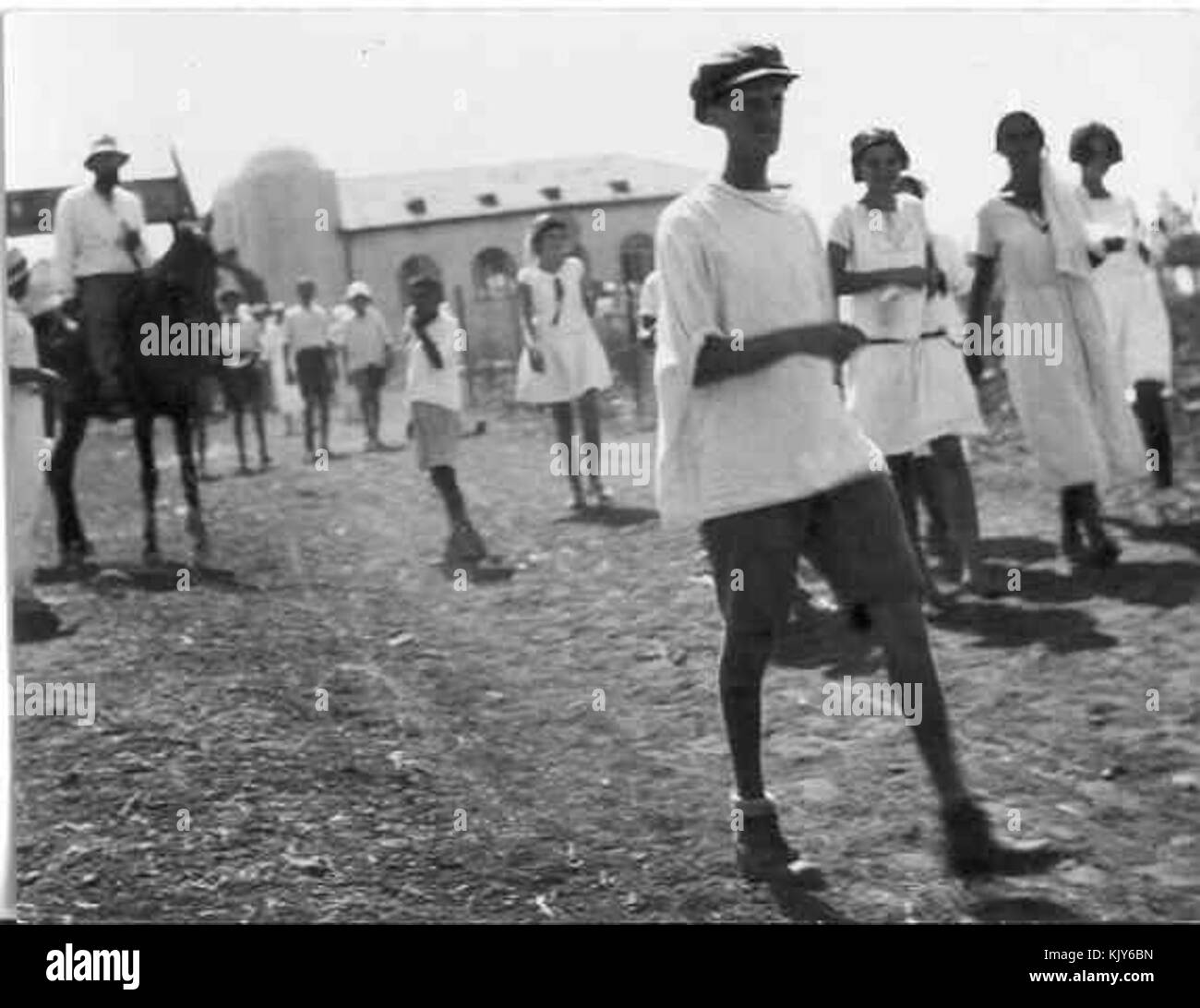 Shavuot Bikkurim festival at Kfar Yeladim Stock Photo - Alamy
