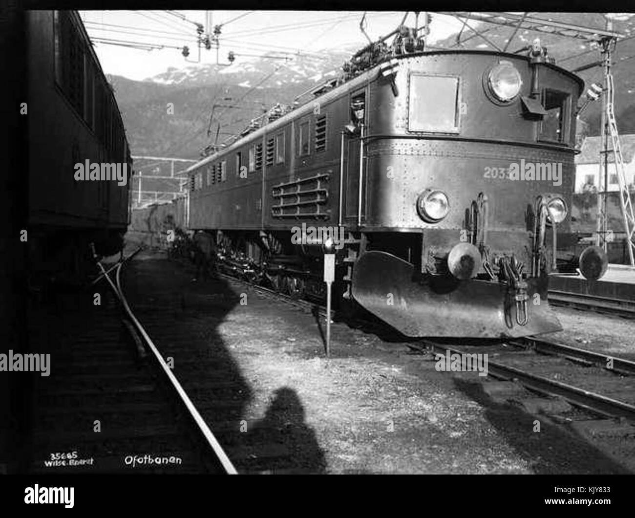 NSB El 4 in Narvik 2 Stock Photo - Alamy
