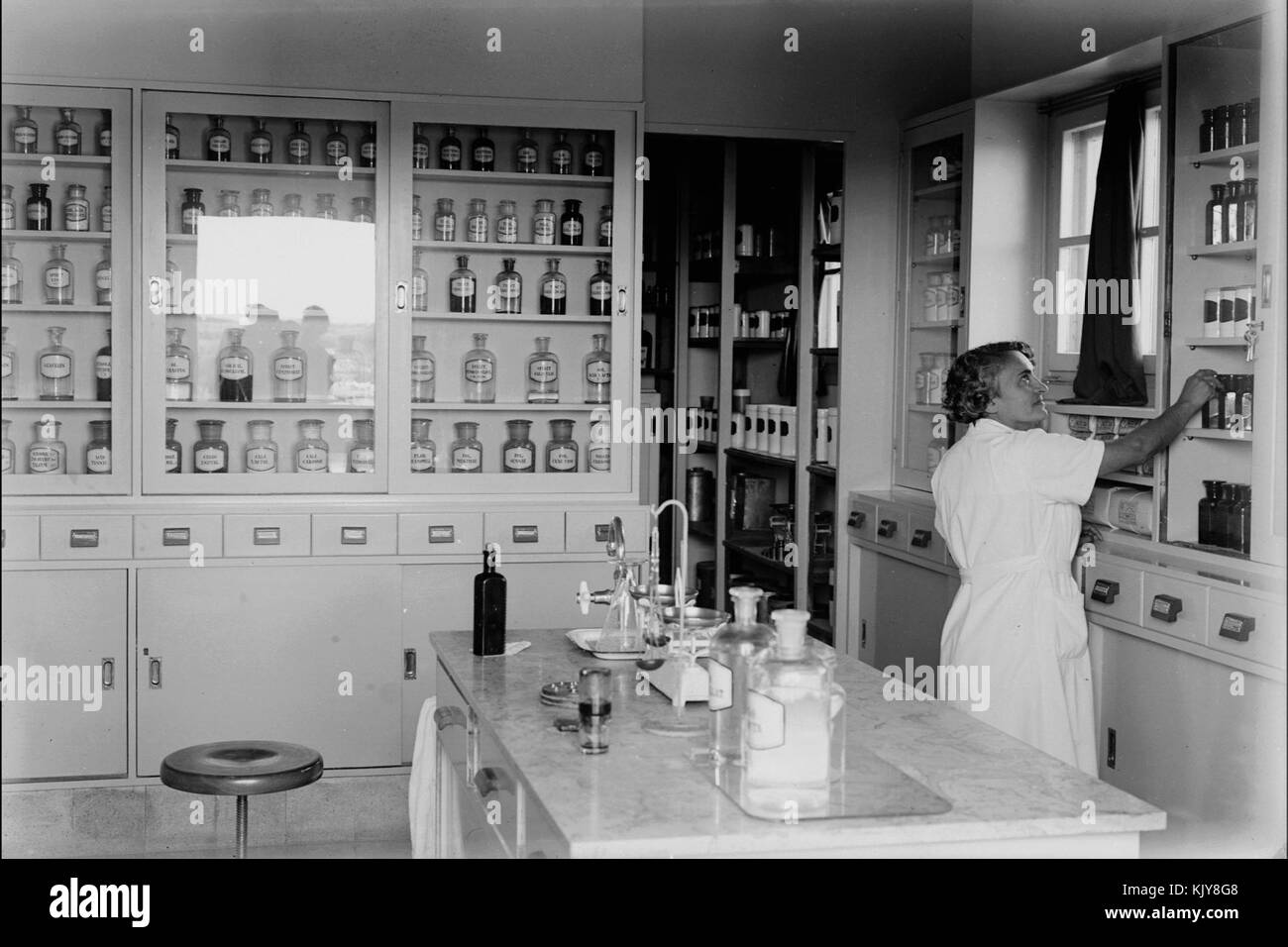 Israel 12710 Pharmacy In Kfar Saba Stock Photo - Alamy