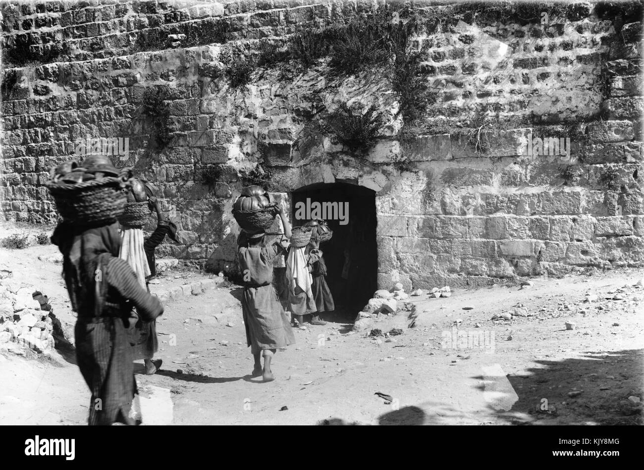 Jerusalem dung gate Stock Photo - Alamy