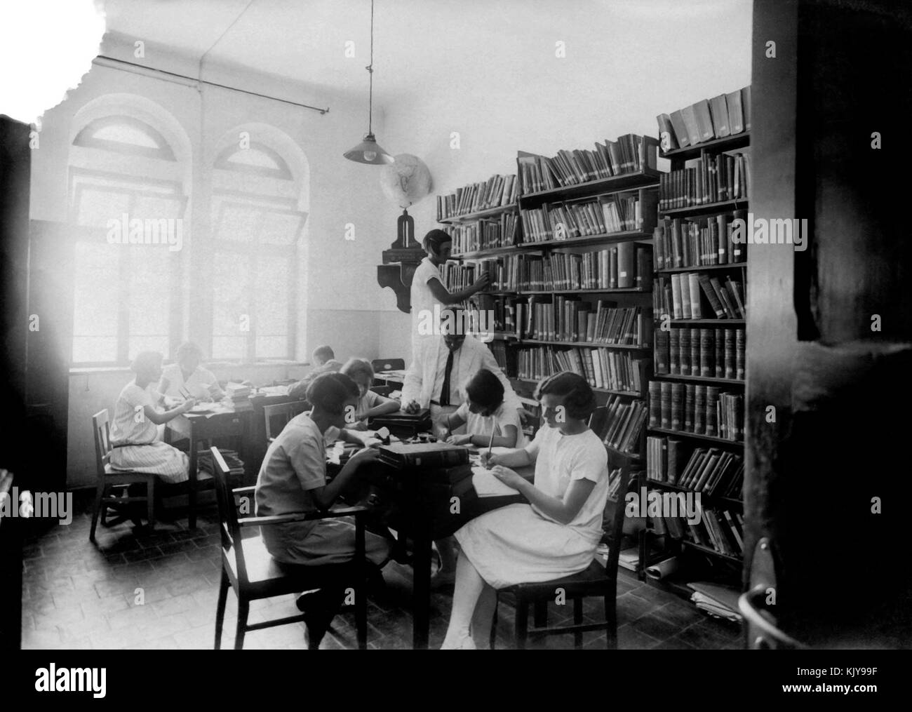 The school library at the Hebrew Reali School, Haifa, 1930 (126 Stock ...