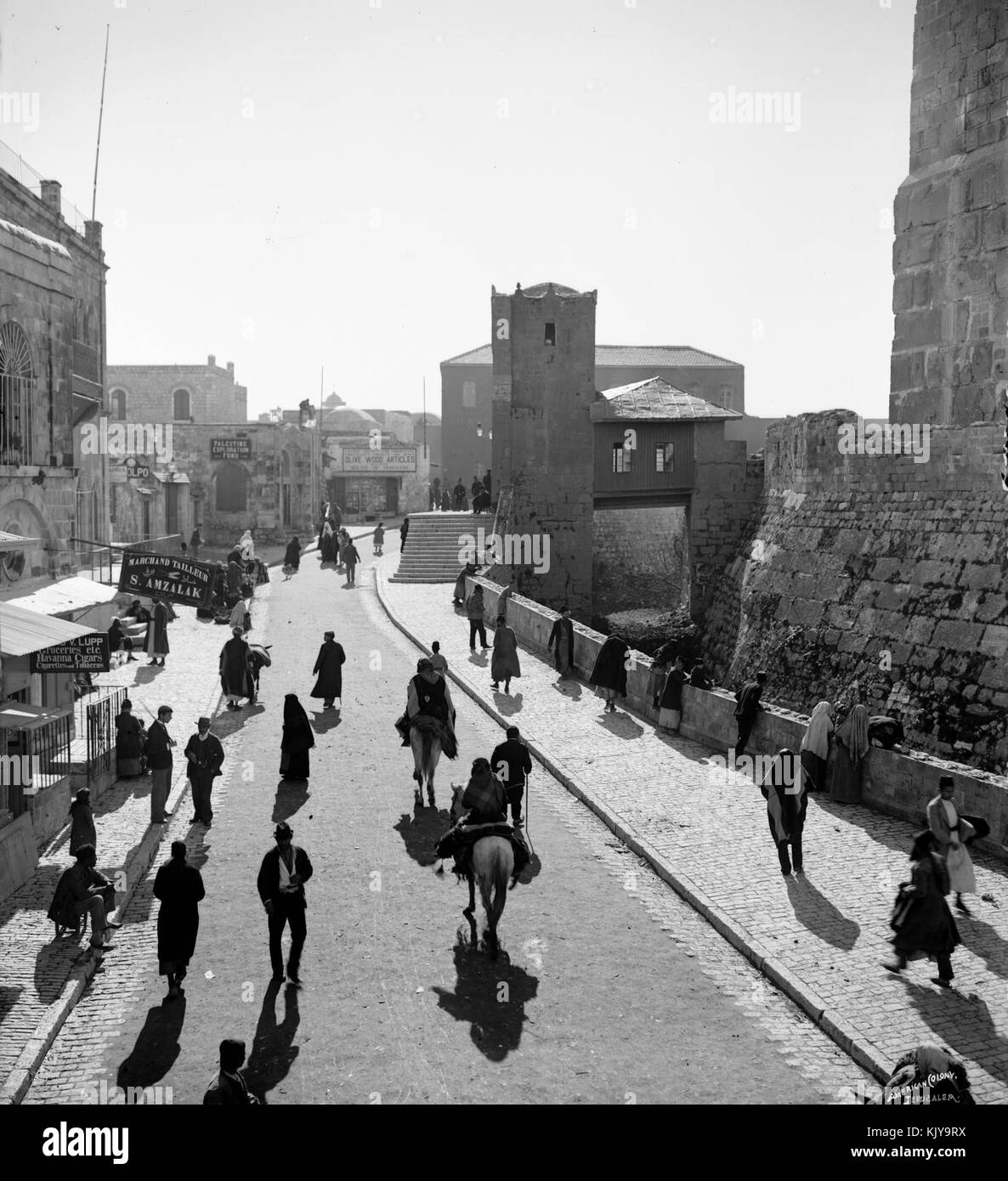 Jerusalem. Square facing David's Tower. matpc.06550 Stock Photo - Alamy