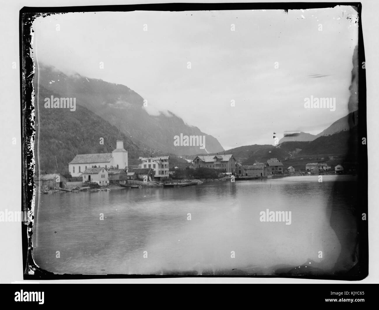 Odda. oversikt sentrum kirke Grand hotel I Hotel Hardanger I NB MS G4 ...