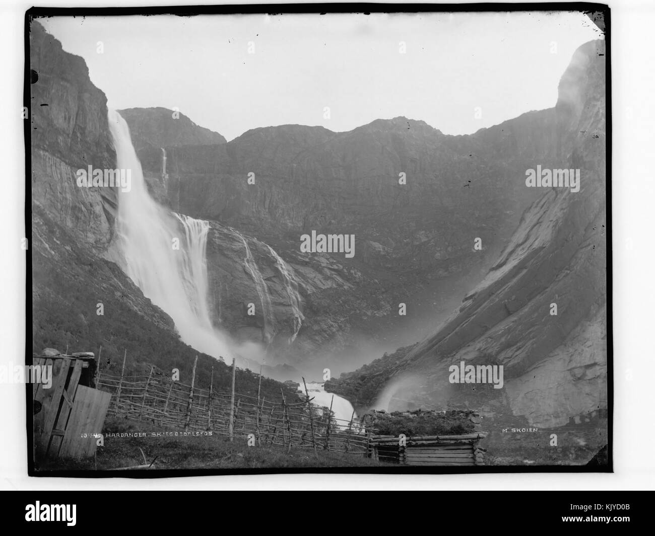 Hardanger. Skjeggedalsfos NB MS G4 0614 Stock Photo - Alamy
