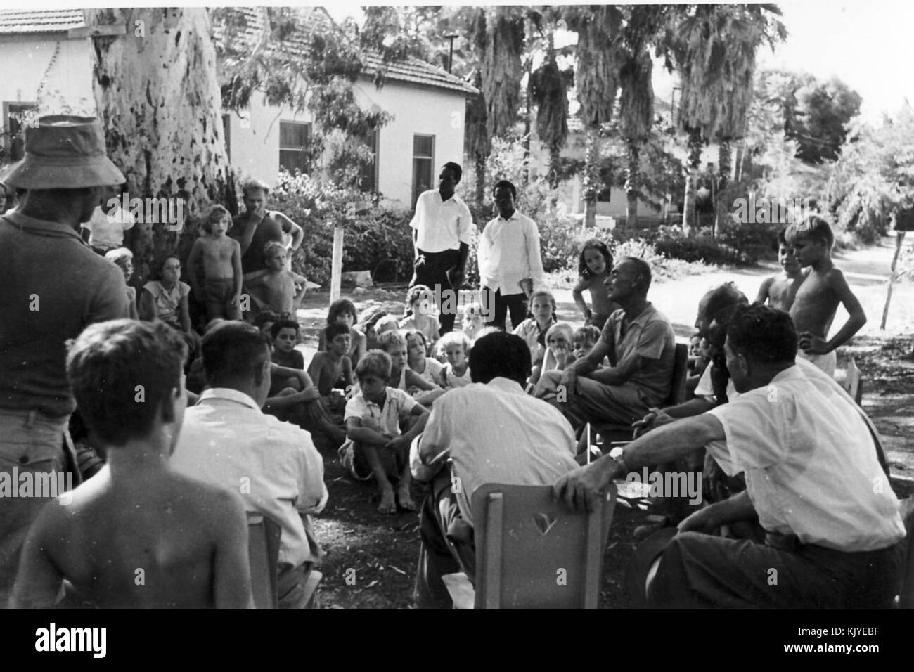 Israel 6367 Gan Samuel meeting of visitors rom Ghana with Stock Photo ...