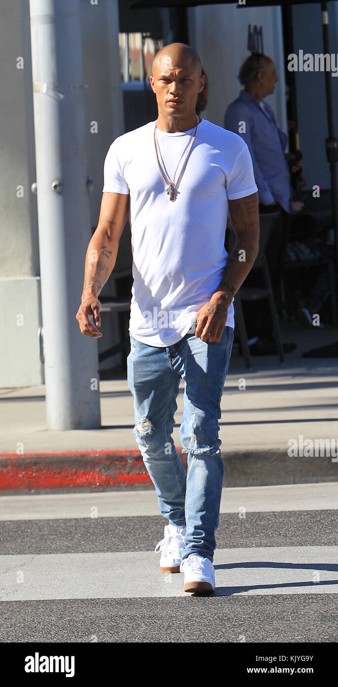 Jeremy Meeks and his girlfriend Chloe Green shopping in Beverly Hills ...