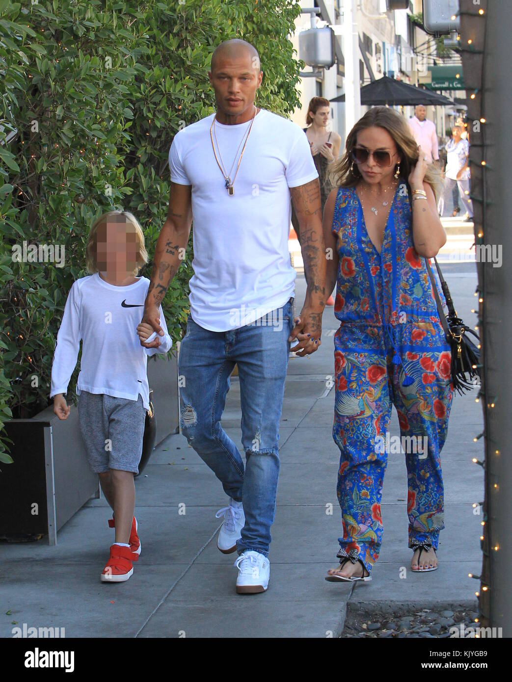 Jeremy Meeks And His Girlfriend Chloe Green Shopping In Beverly Hills Featuring Jeremy Meeks