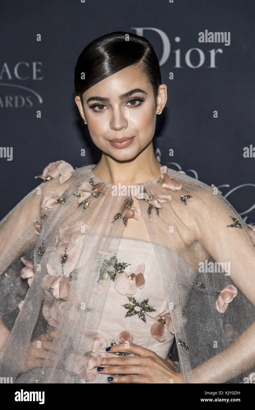 Grace carson hi-res stock photography and images - Alamy