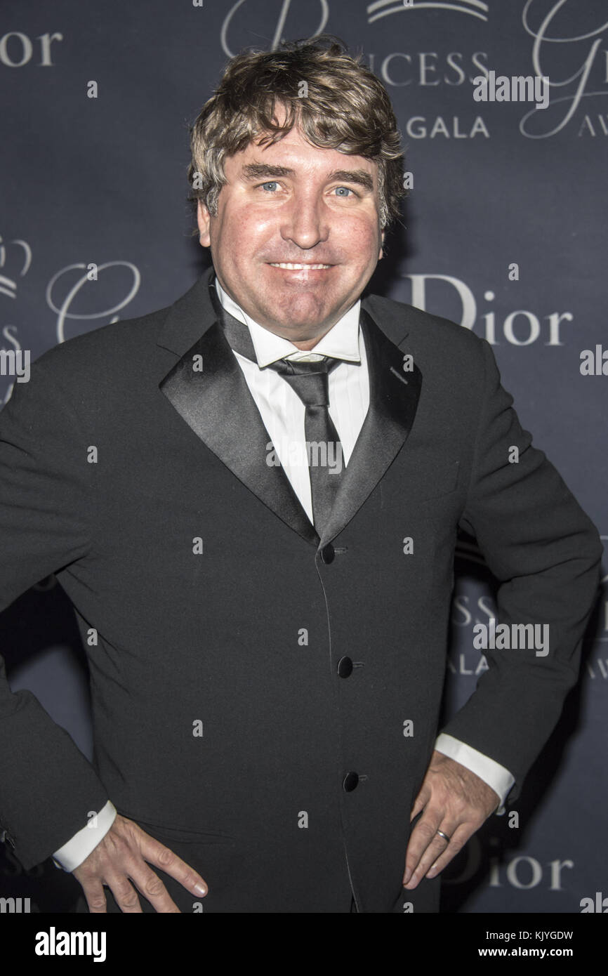 Stephen hillenburg hi-res stock photography and images - Alamy