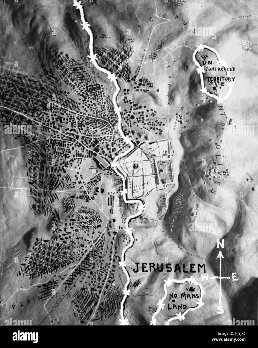 Demarcation line hi-res stock photography and images - Alamy