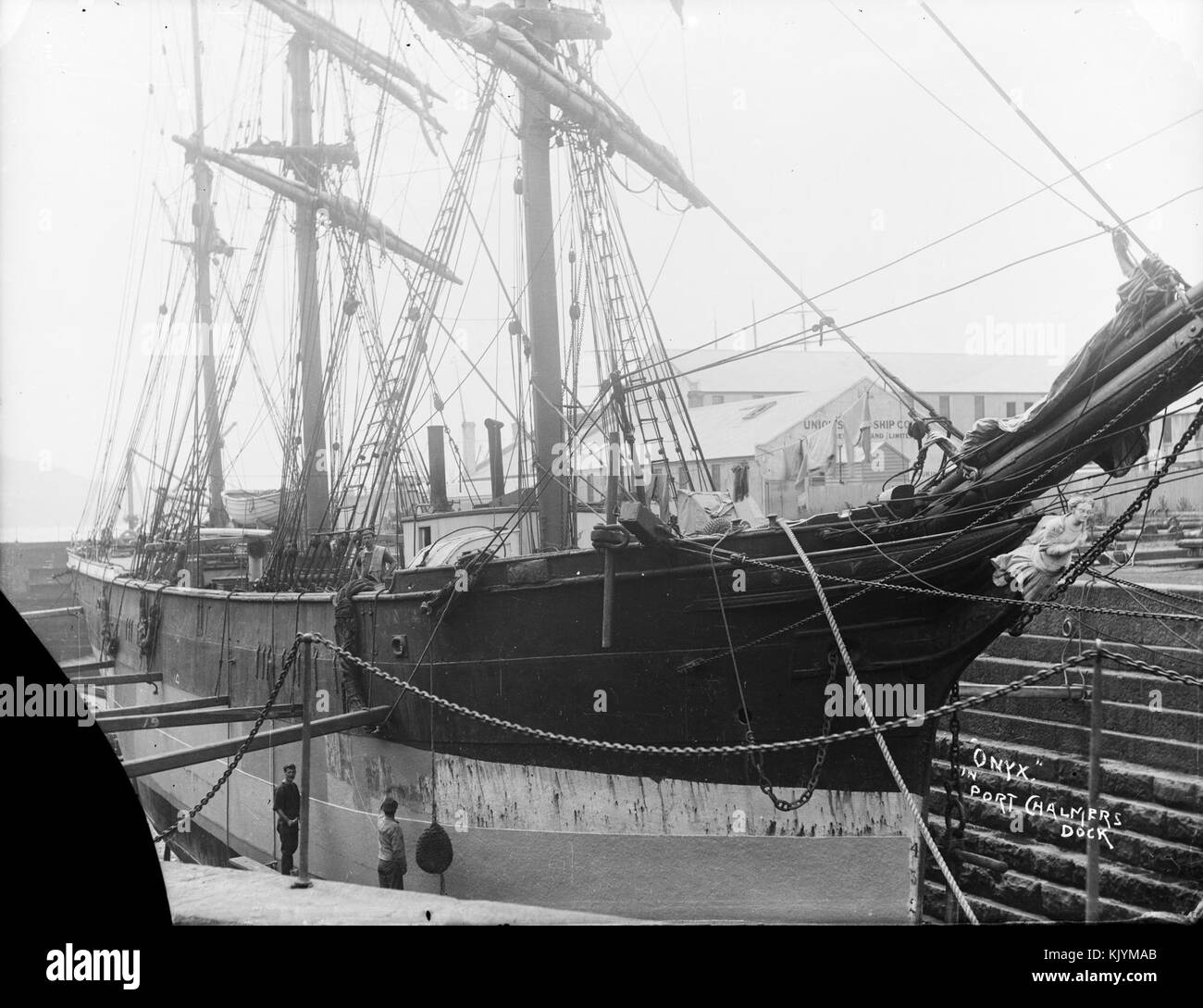 Ocean ship dock port Black and White Stock Photos & Images - Alamy