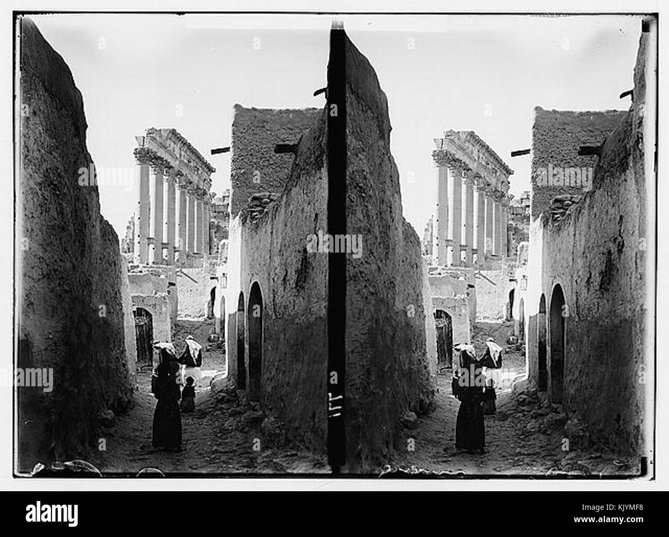 01426r village Tadmor Stock Photo - Alamy