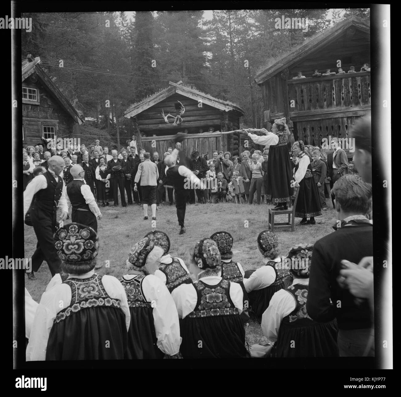 Folkedrakter hi-res stock photography and images - Alamy