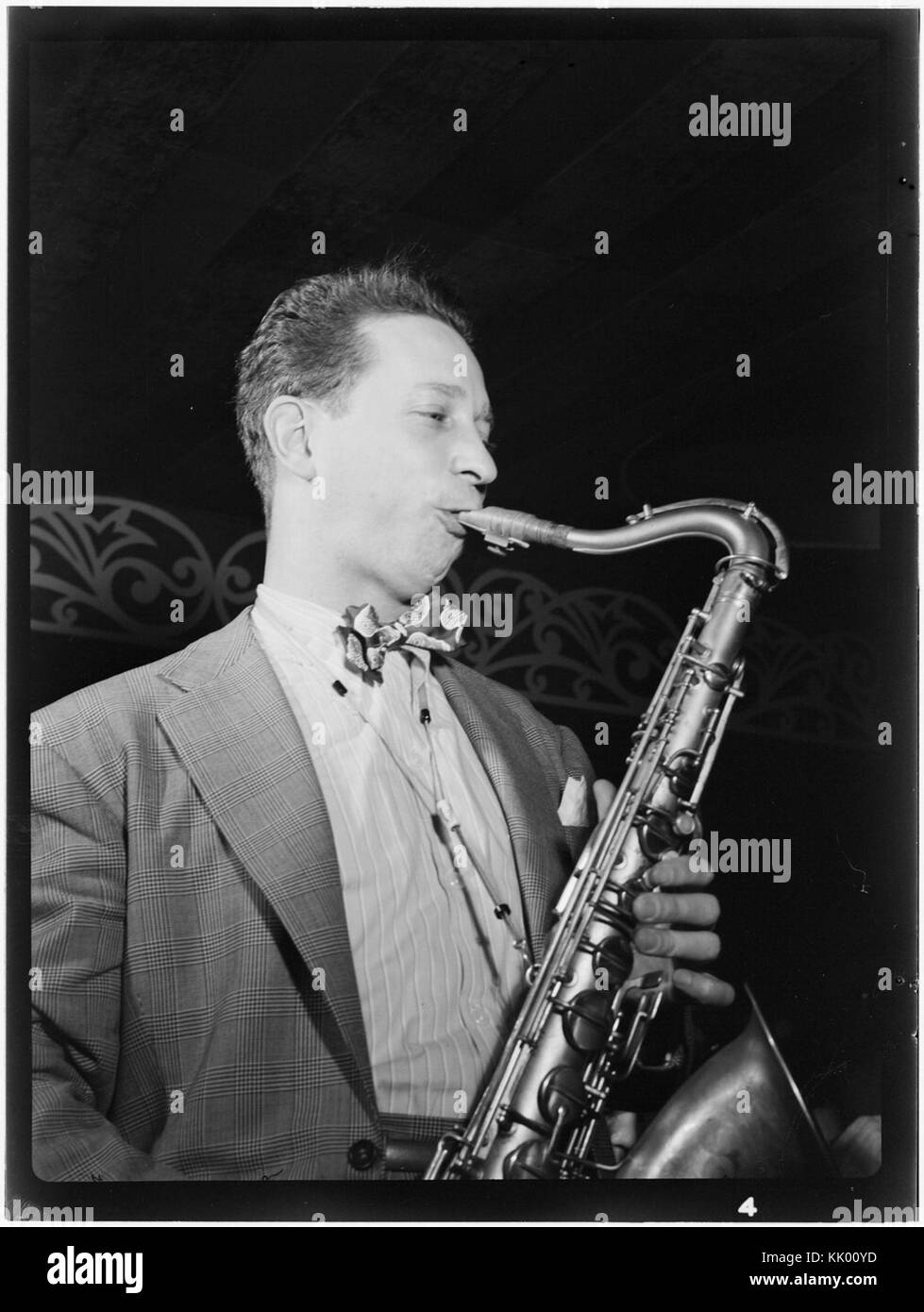 (Portrait of Sam Donahue, Aquarium, New York, N.Y., ca. Dec. 1946) (LOC ...