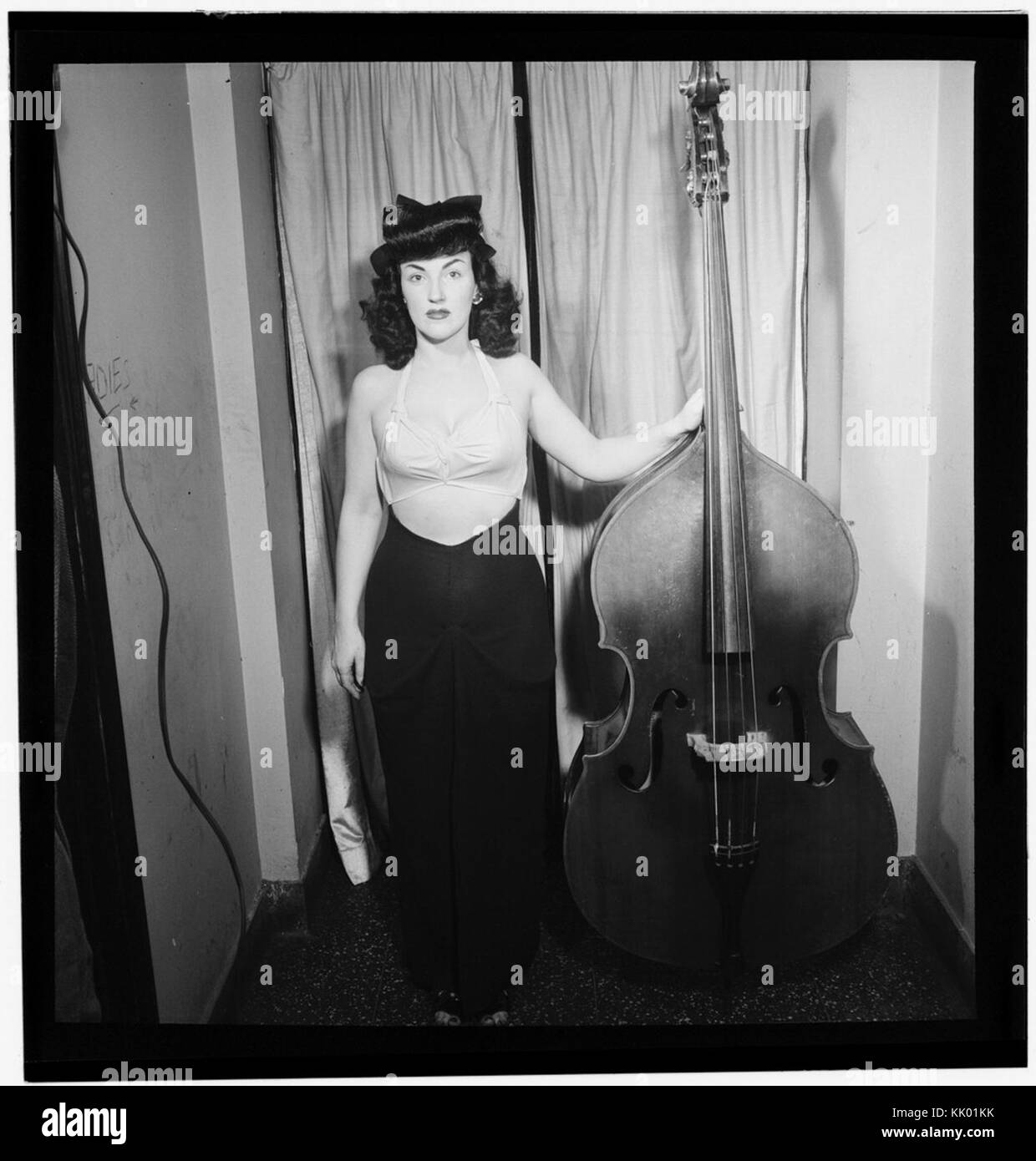 (Portrait of Vivien Garry, New York, N.Y., Dixon's, ca. May 1947) (LOC) (5306377113 Stock Photo ...