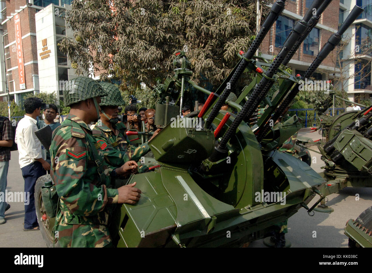DHAKA, BANGLADESH- FEBRUARY 25, 2009: Bangladesh Army solders stand on ...