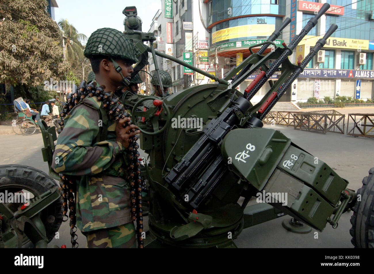 DHAKA, BANGLADESH- FEBRUARY 25, 2009: Bangladesh Army solders stand on ...