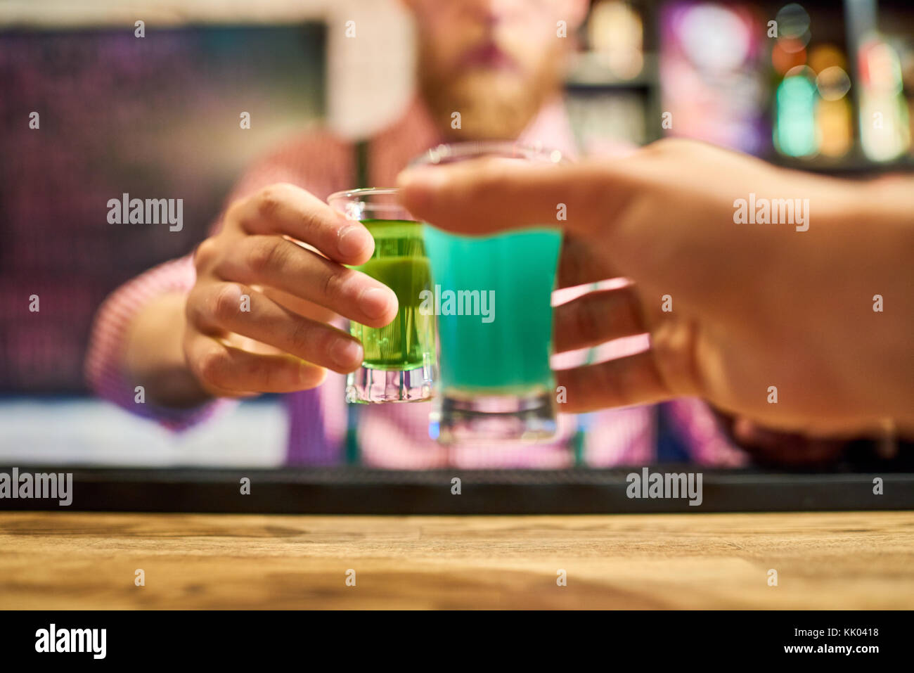 Shots alcohol hands hi-res stock photography and images - Alamy