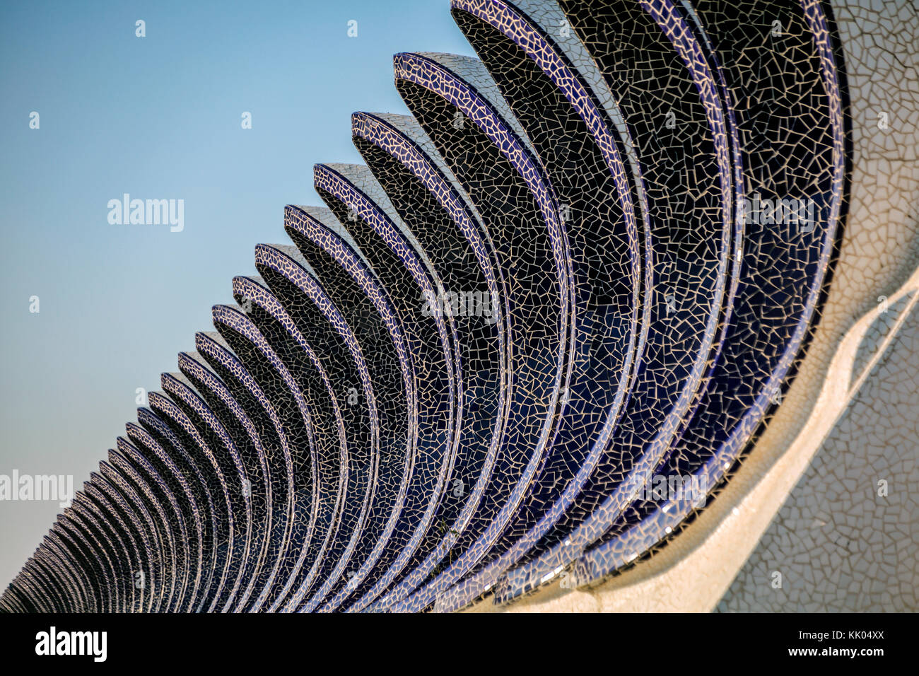 Tiled curves on exterior wall, Umbracle, City of Art and Sciences ...
