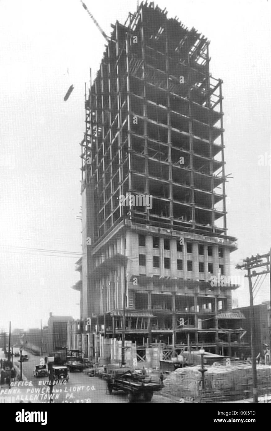 1927 PP&L Building under construction May 1927 Stock Photo - Alamy