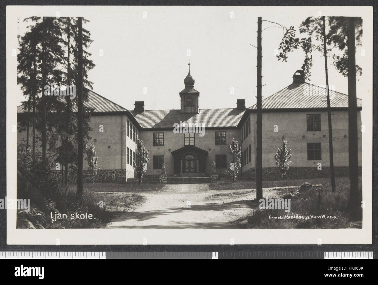 Bylandskap skole hi-res stock photography and images - Alamy