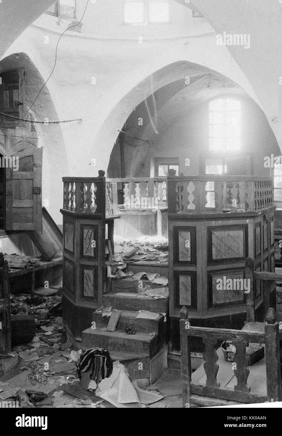 Desecrated synagogue, Hebron 1929 Stock Photo - Alamy