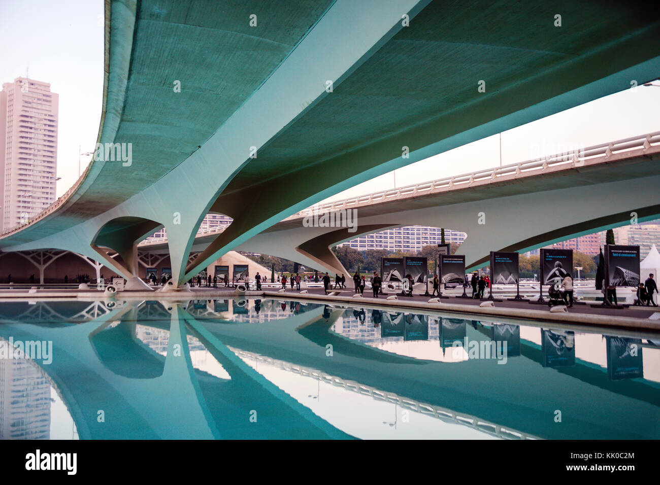 Pont de Montolivet bridge between the Opera House and l'hemisferic ...