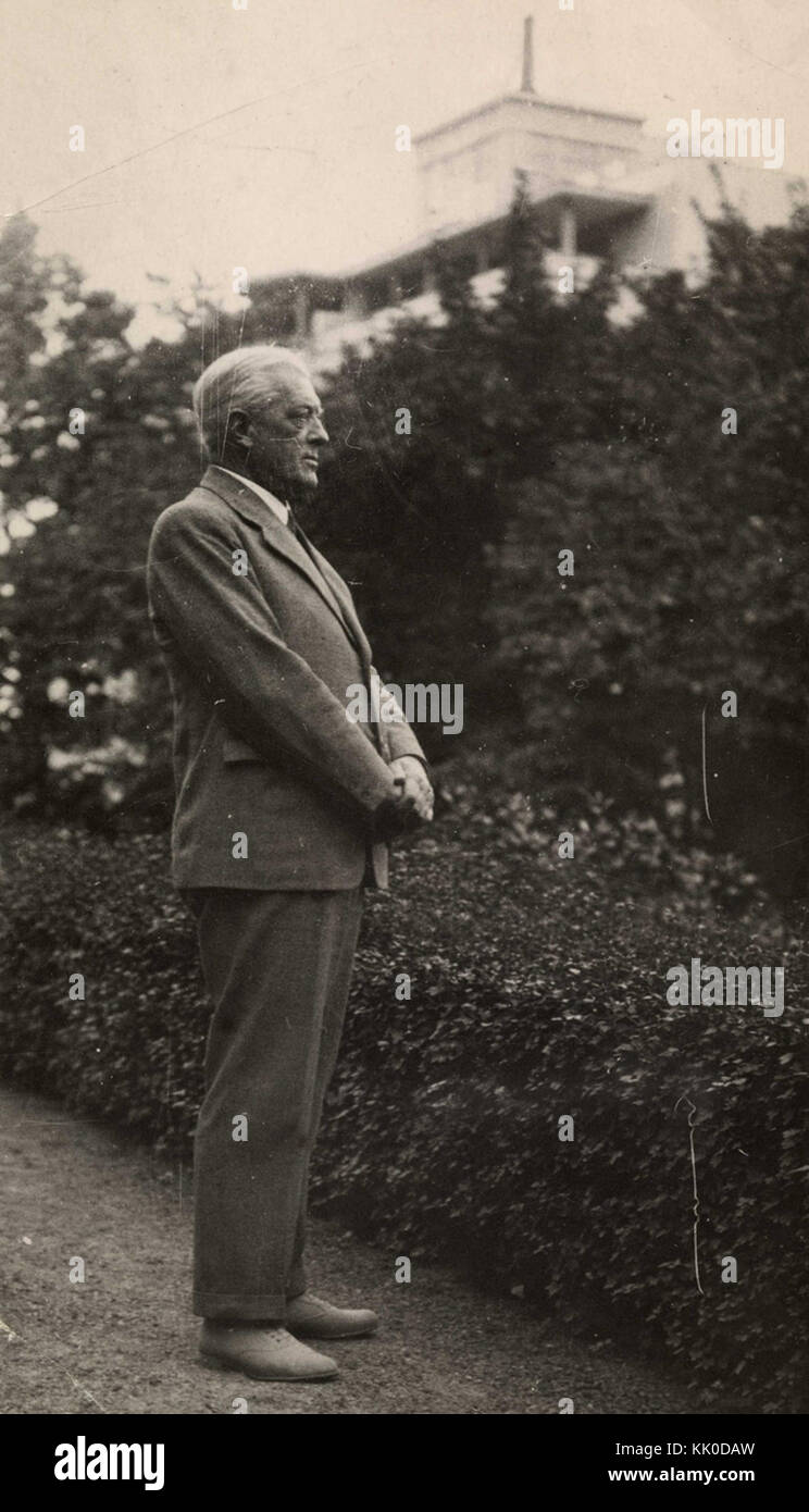 Ferdinand Linthoe c1935 Unknown OMU OB.F11076a Stock Photo - Alamy