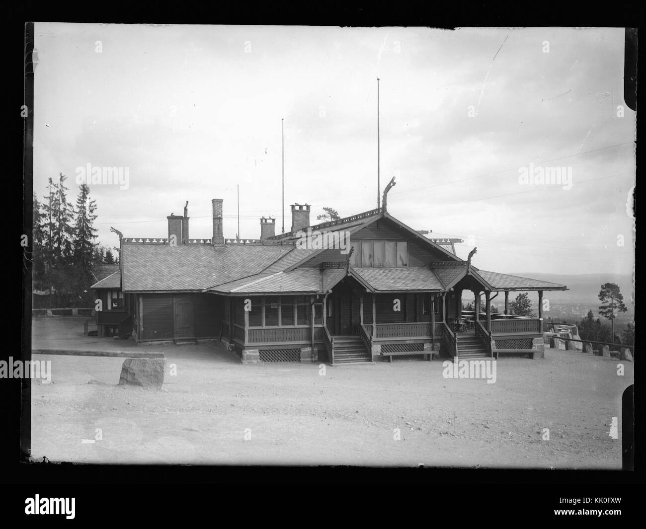Ski jump holmenkollen oslo Black and White Stock Photos & Images - Alamy