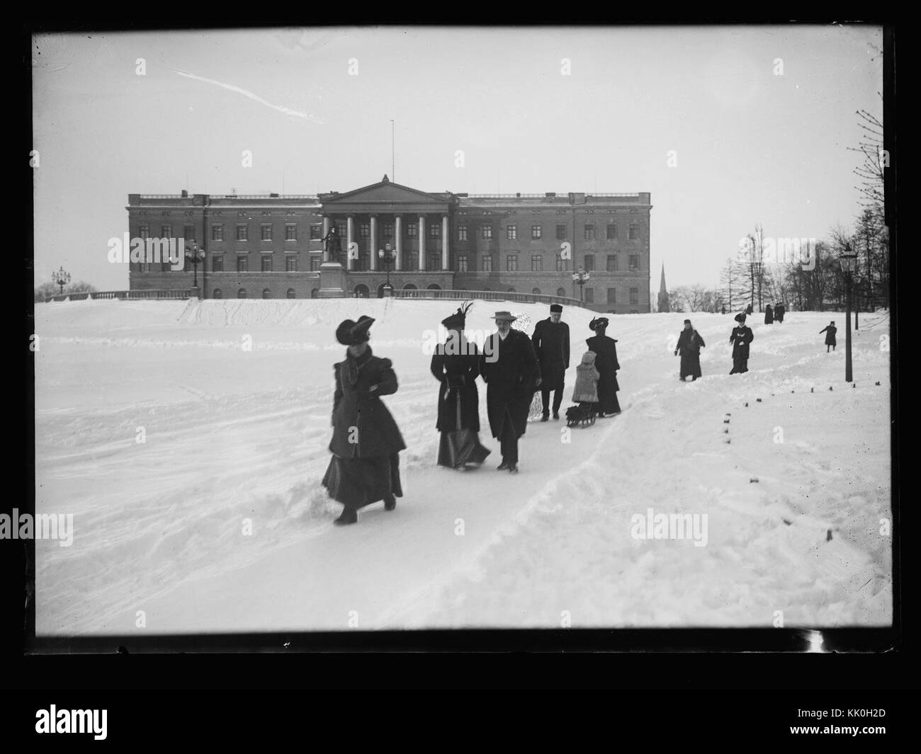 The royal palace in oslo Black and White Stock Photos & Images - Alamy