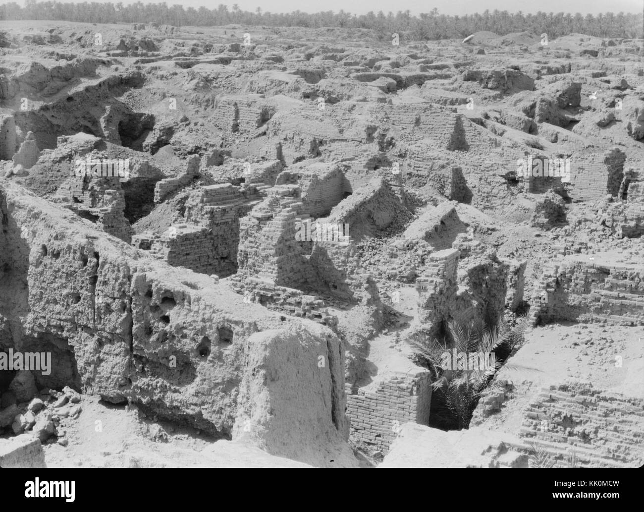 Ancient babylonian artifacts hi-res stock photography and images - Alamy