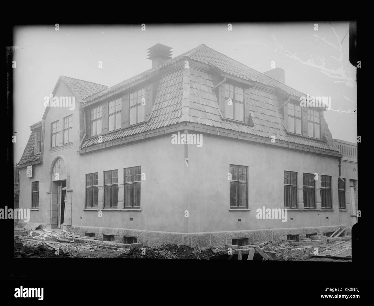 This photo taken at Lysaker Railway Station in Norway captures the ...