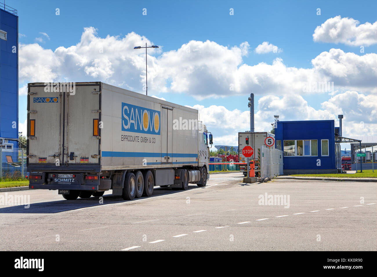 Customs logistics terminal checkpoint hi-res stock photography and ...