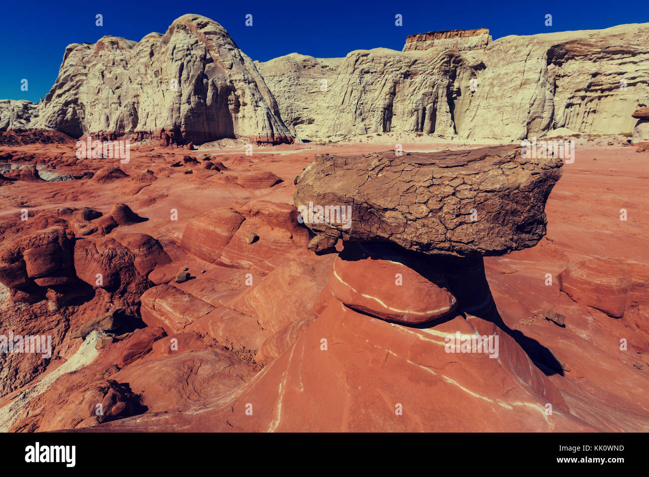 Toadstool hoodoos in the Utah desert, USA Stock Photo - Alamy