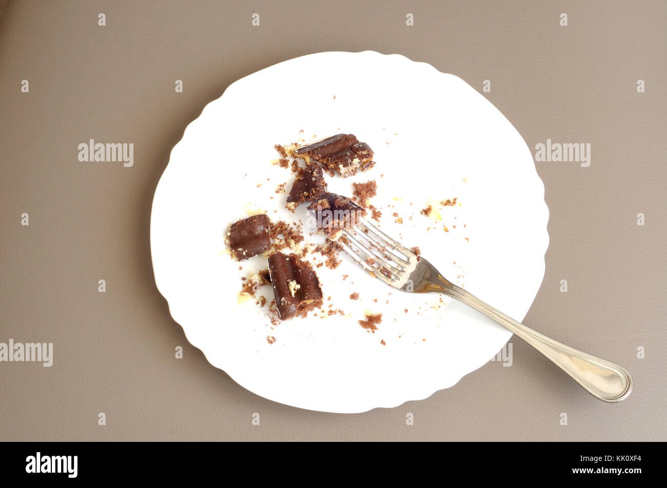 top view of leftover chocolate cake Stock Photo - Alamy