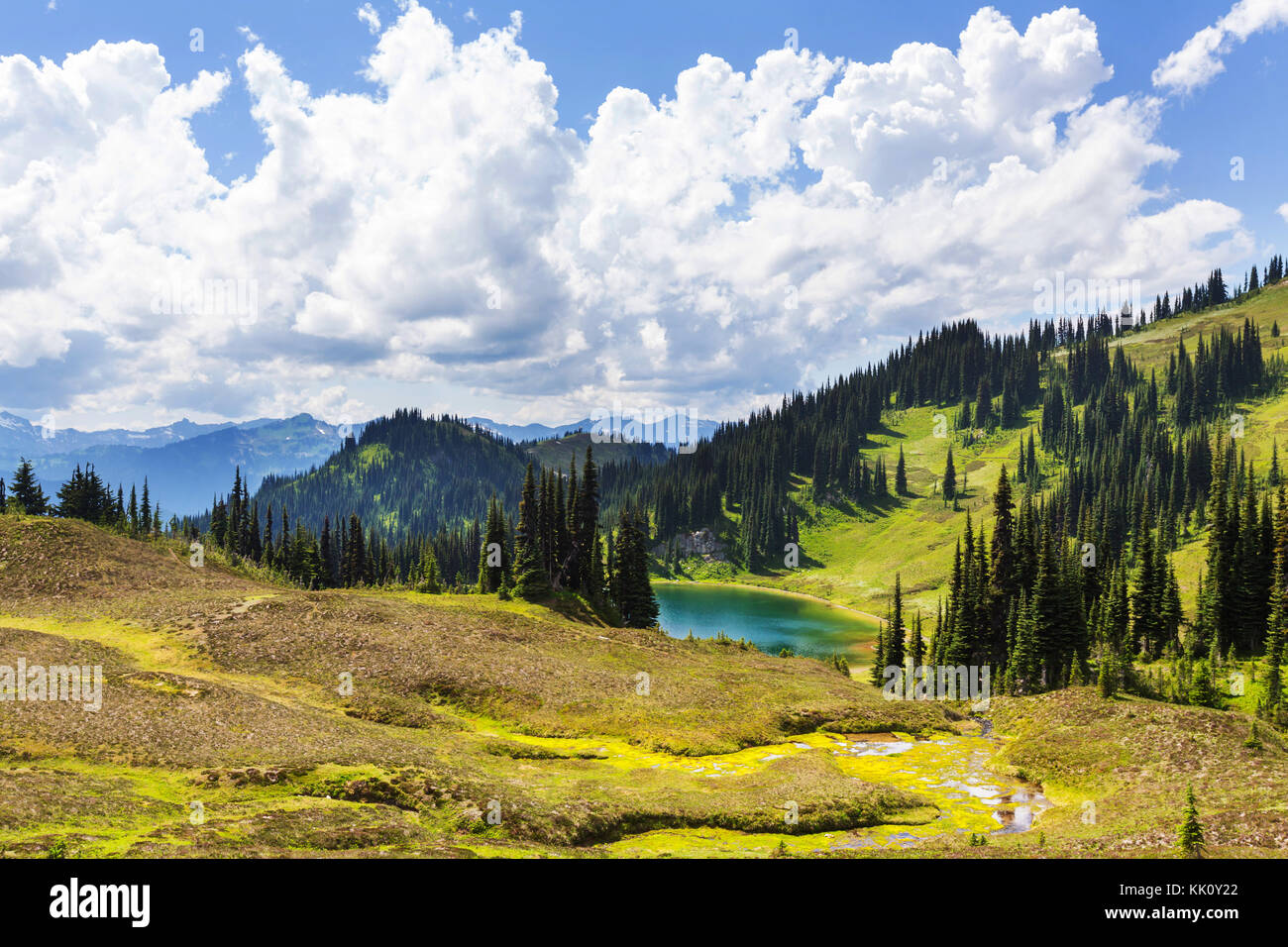 Image lake and Glacier Peak in Washington, USA Stock Photo - Alamy