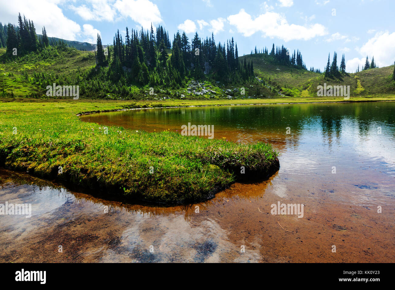 Image lake and Glacier Peak in Washington, USA Stock Photo - Alamy