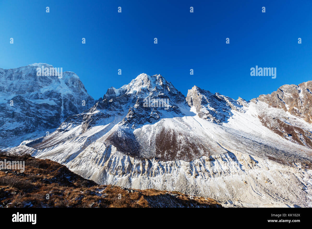 Scenic view of mountains, Kanchenjunga Region, Himalayas, Nepal Stock ...
