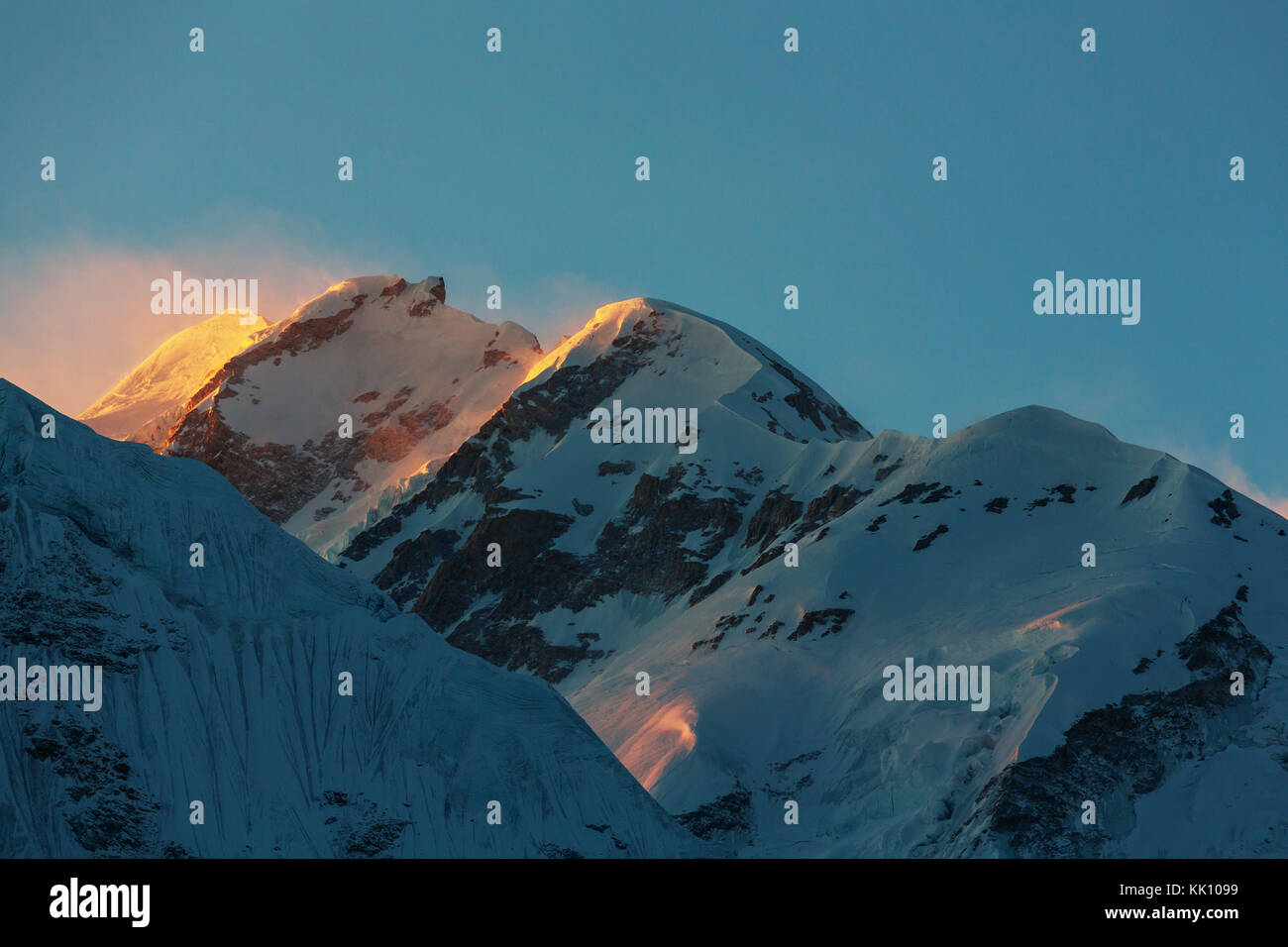 Scenic view of mountains, Kanchenjunga Region, Himalayas, Nepal Stock ...
