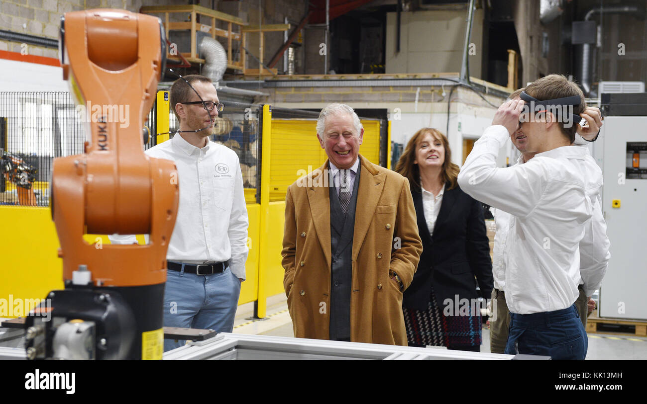 Technology loop hi-res stock photography and images - Alamy