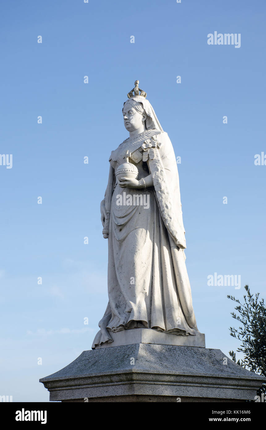 Stone Statue of queen Victoria Stock Photo - Alamy